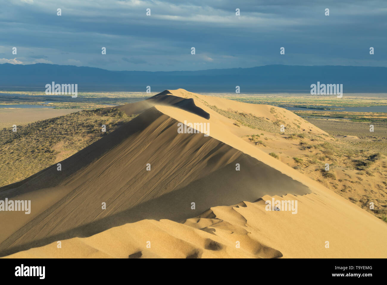 Barchan sand dune hi-res stock photography and images - Alamy