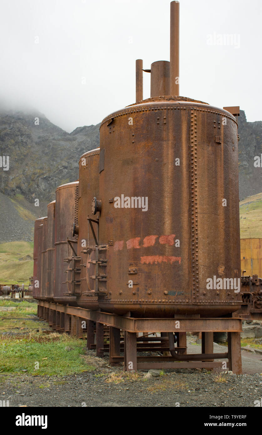 Rusted tanks hi-res stock photography and images - Alamy