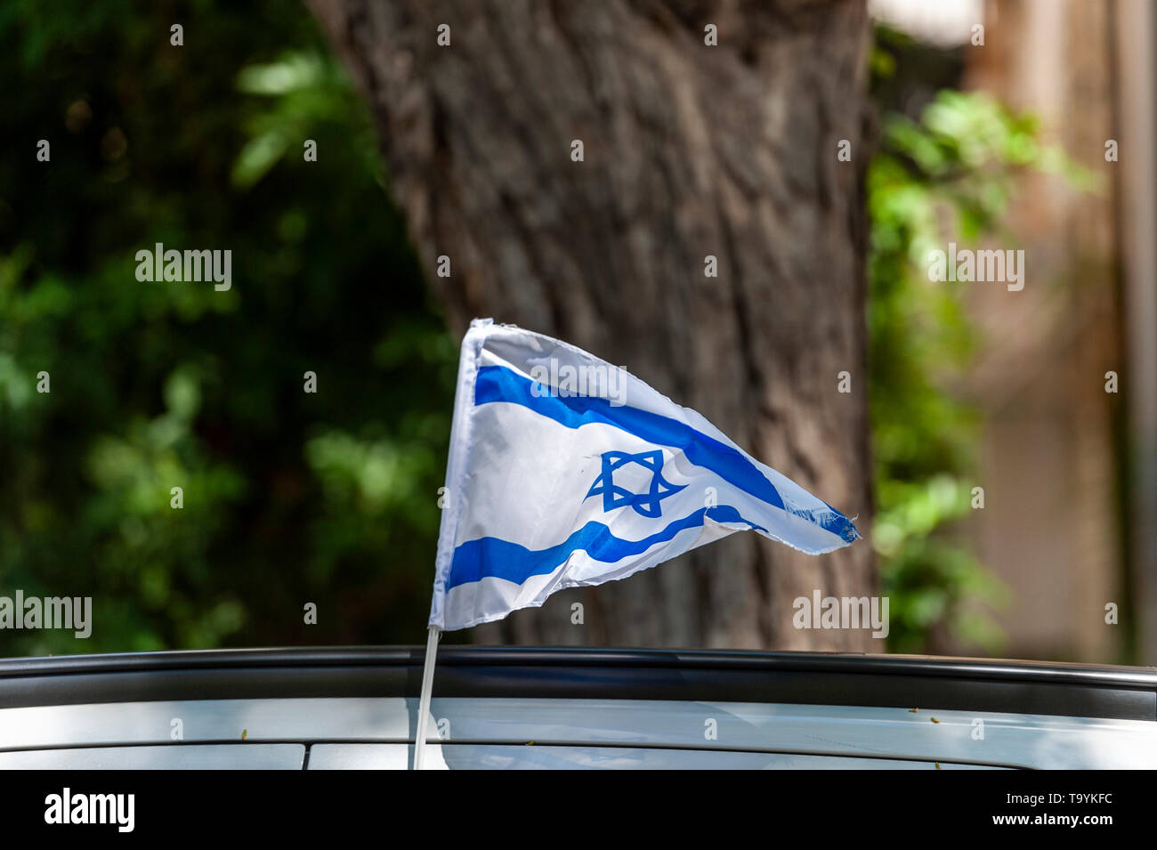 Yom haatzmaut flag hi-res stock photography and images - Alamy