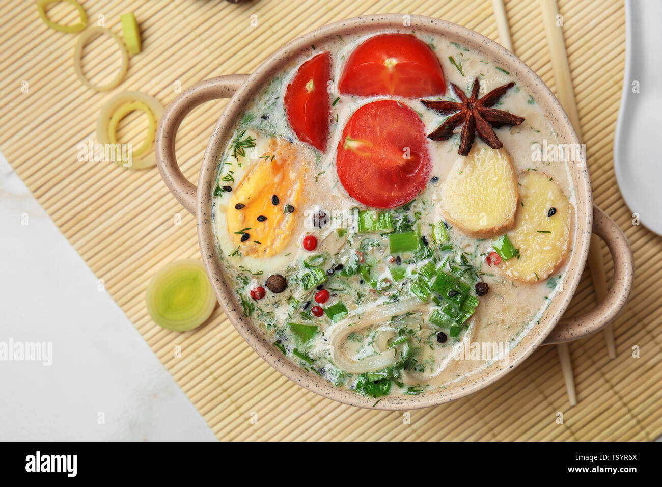 Chinese noodles in spicy soup pot hi-res stock photography and images ...