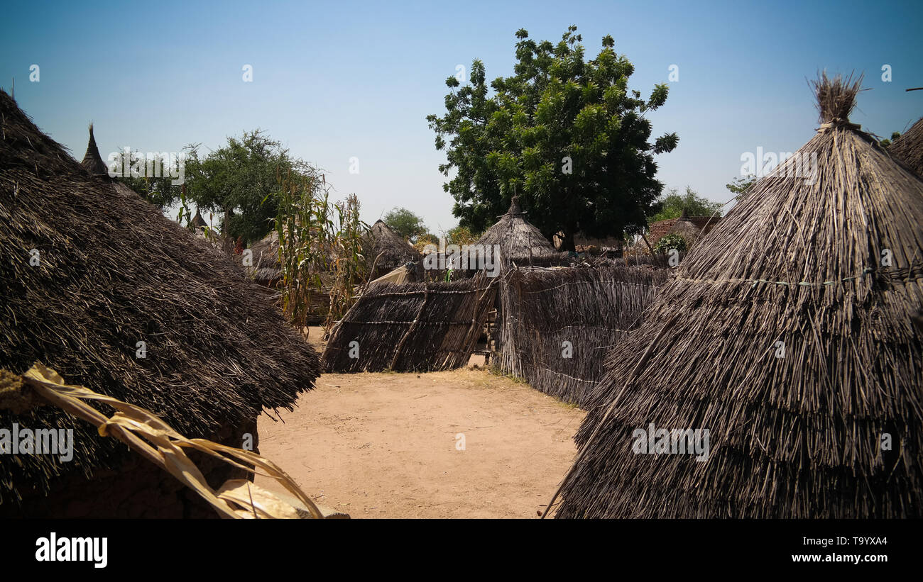 Lanscape with Mataya village of sara tribe aka Ngambaye or Madjingaye ...