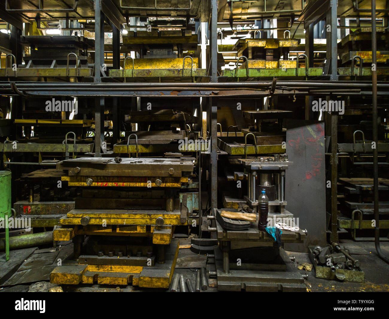 Messy Shop Stock Photos & Messy Shop Stock Images - Alamy