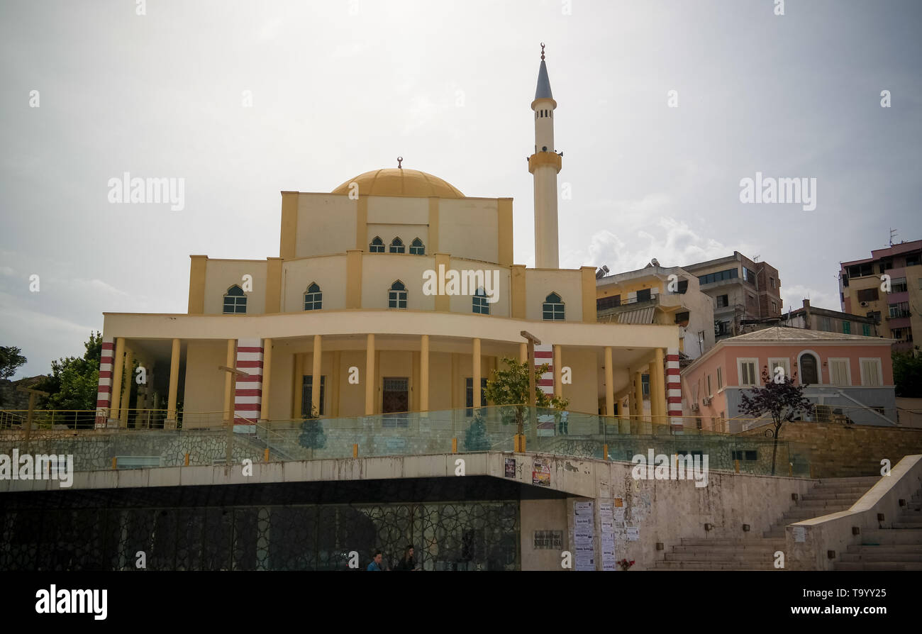Durrës mosque hi-res stock photography and images - Alamy