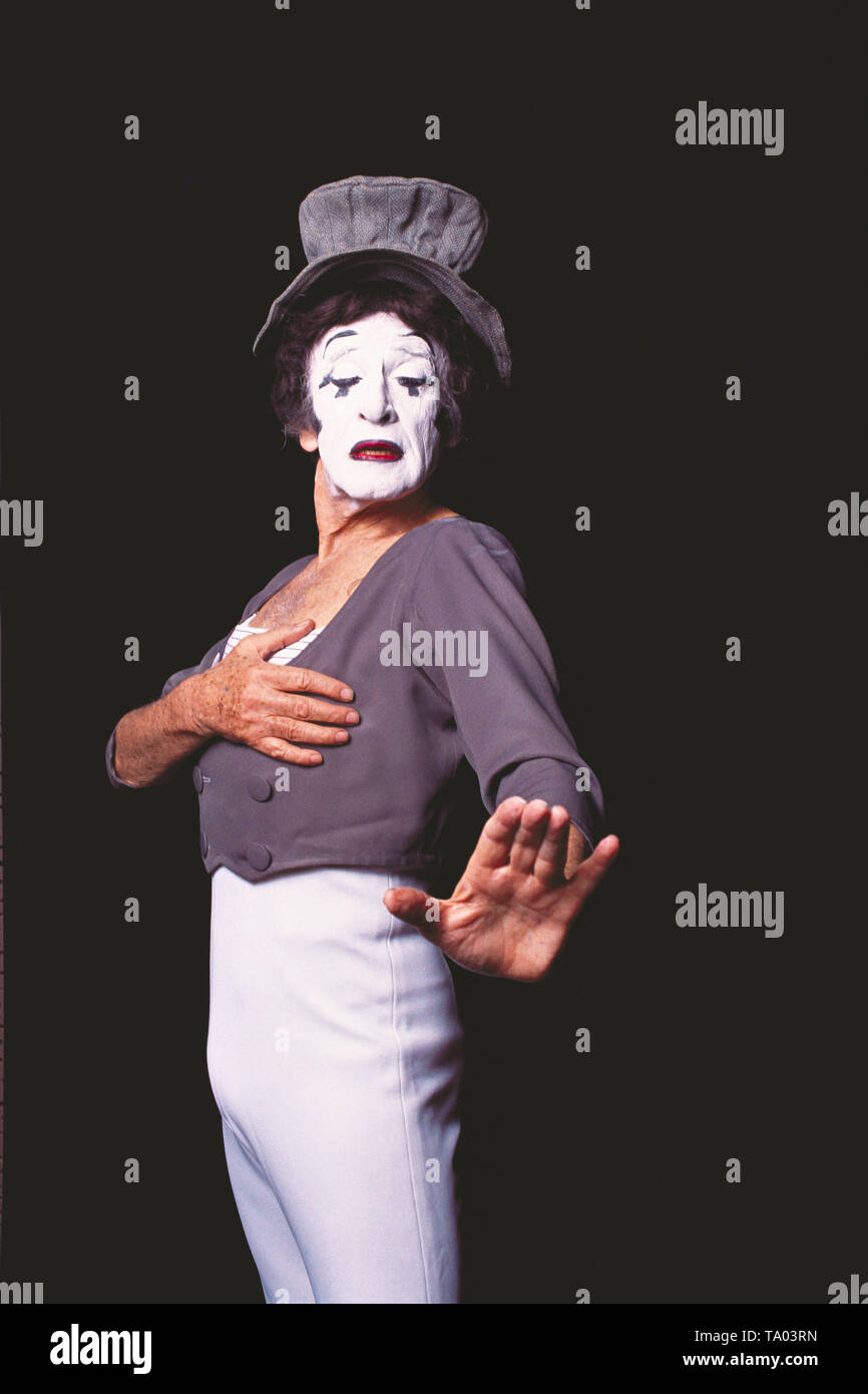 PORTRAIT OF MARCEL MARCEAU, MIME ARTIST FROM FRANCE Stock Photo - Alamy