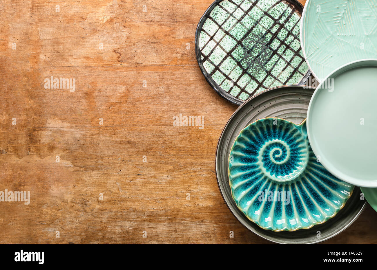Set modern trendy plates hi-res stock photography and images - Alamy