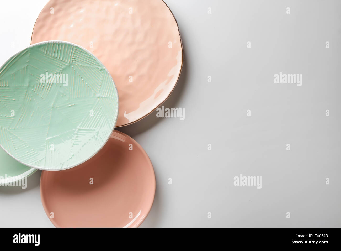 Set modern trendy plates hi-res stock photography and images - Alamy