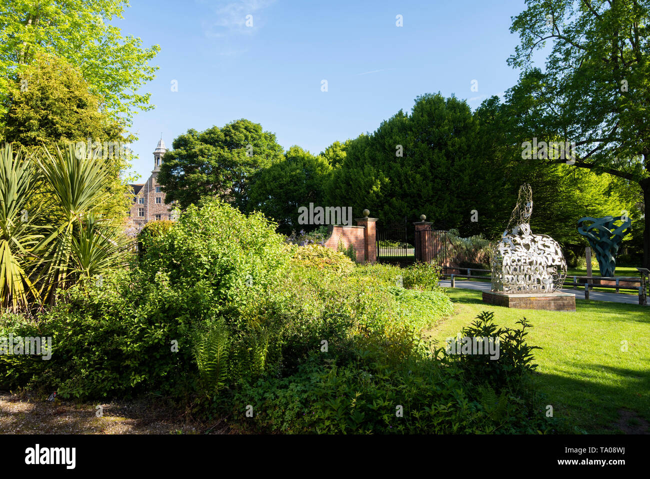 Gardens at Rufford Abbey in Nottinghamshire, England UK Stock Photo - Alamy