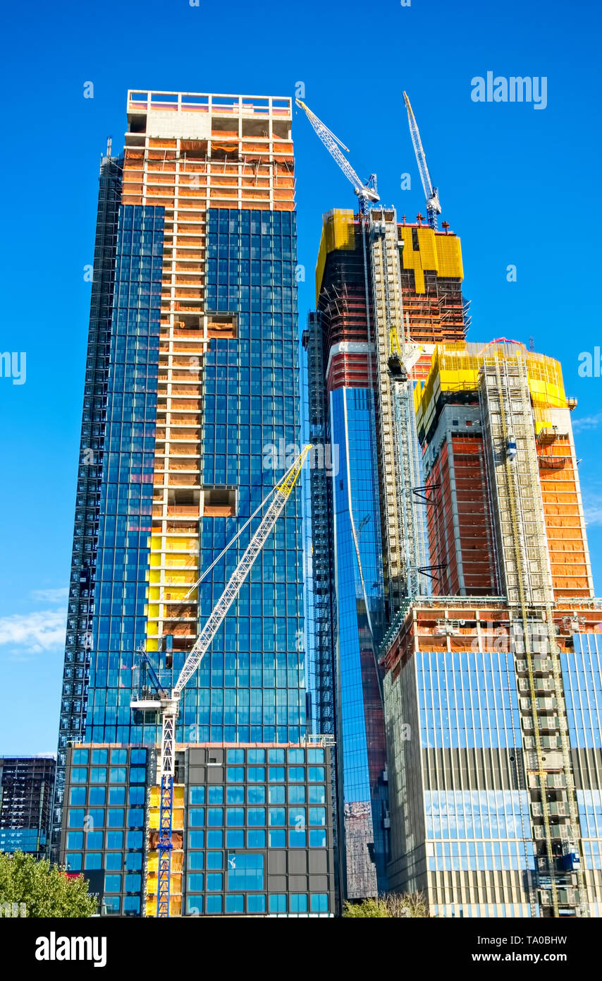 Constructing skyscrapers hi-res stock photography and images - Alamy