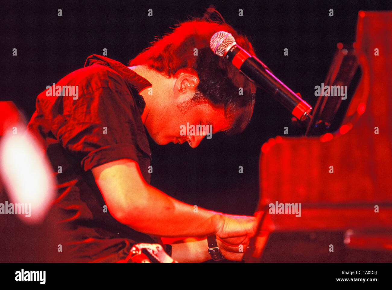 Jamie cullum live on stage hi-res stock photography and images - Alamy