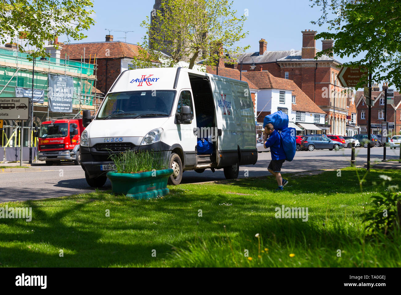 Laundry delivery van hi-res stock photography and images - Alamy
