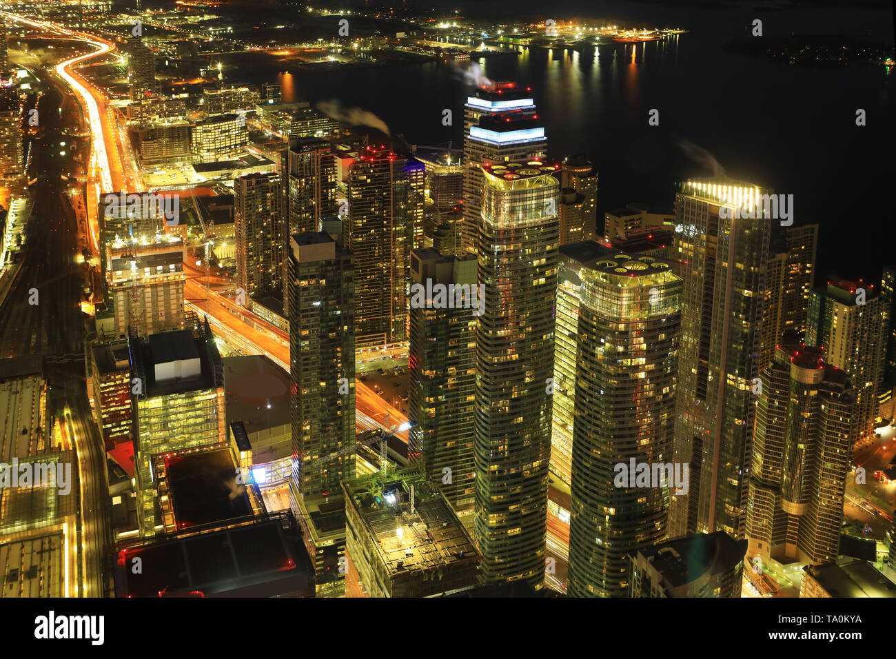 Toronto business district aerial hi-res stock photography and images ...