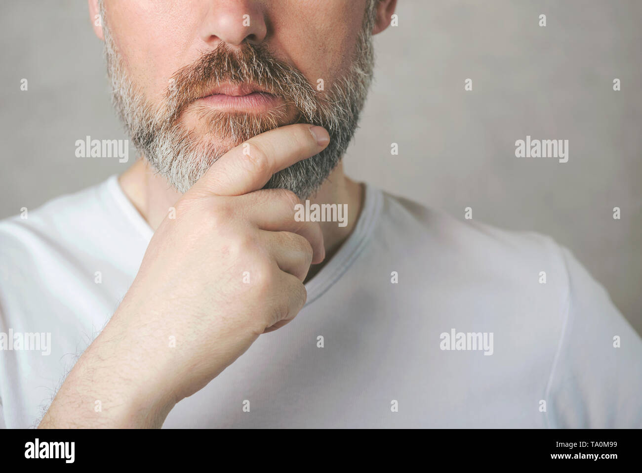 Man thinking puzzled thoughtful hi-res stock photography and images - Alamy
