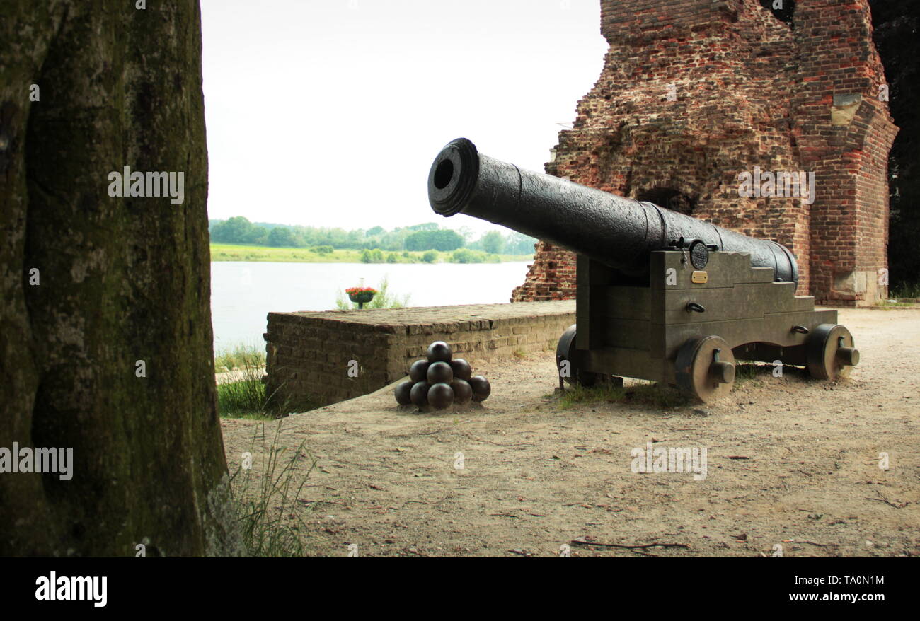 Earth gun hi-res stock photography and images - Alamy