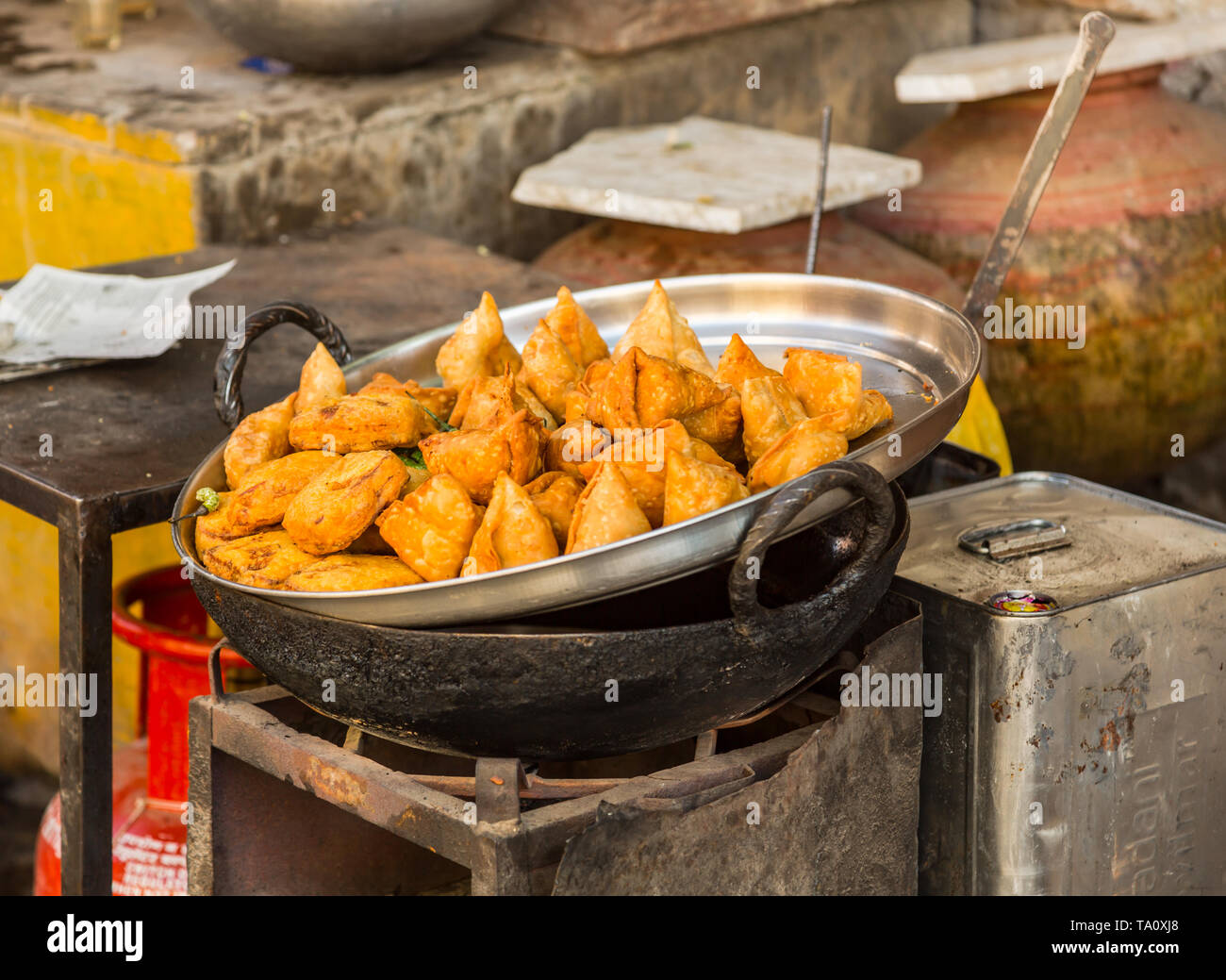 Samosa and delhi hi-res stock photography and images - Alamy