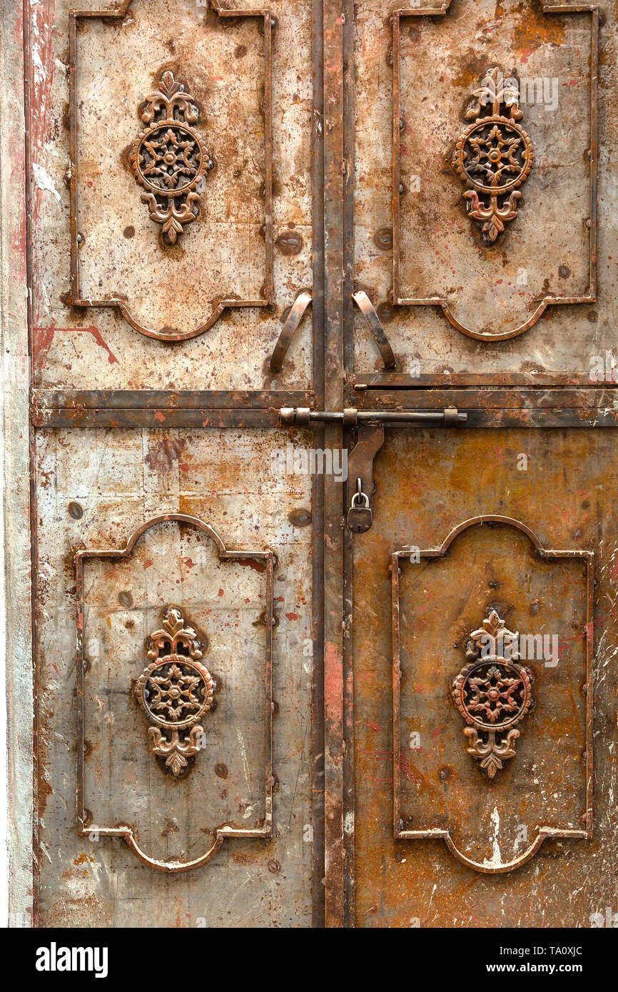 Old house gujarat india hi-res stock photography and images - Alamy