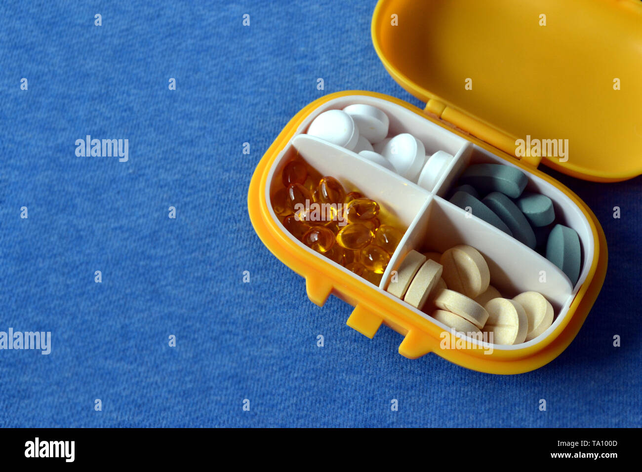 Polypharmacy hi-res stock photography and images - Alamy