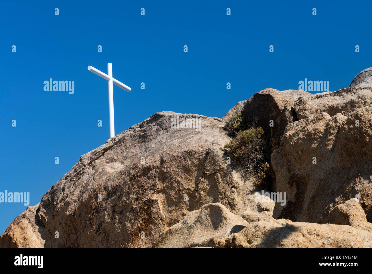 Cross in rock hi-res stock photography and images - Alamy