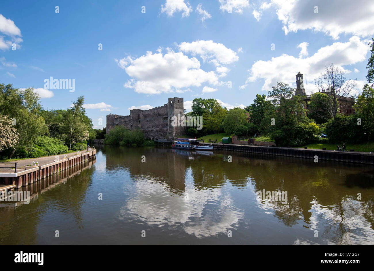 Newark Castle reflected in the River at Newark on Trent ...