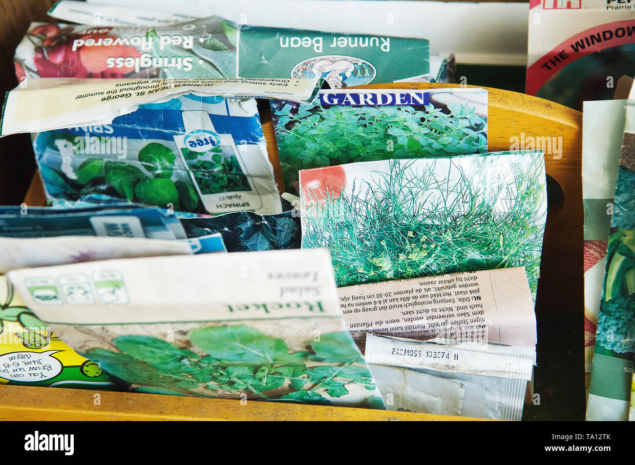 Vegetable seed packets hi-res stock photography and images - Alamy