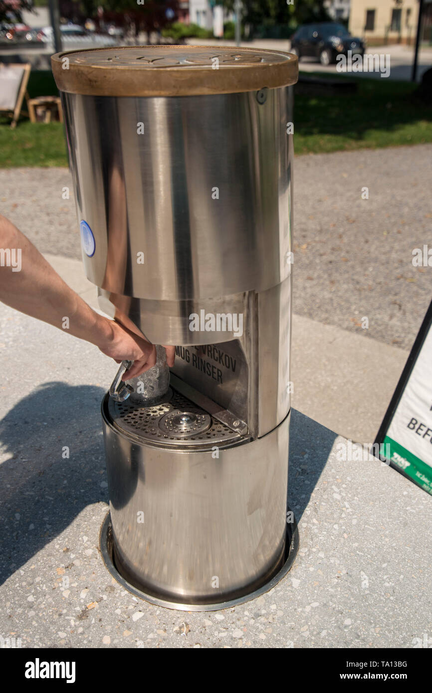 First beer fountain hi-res stock photography and images - Alamy