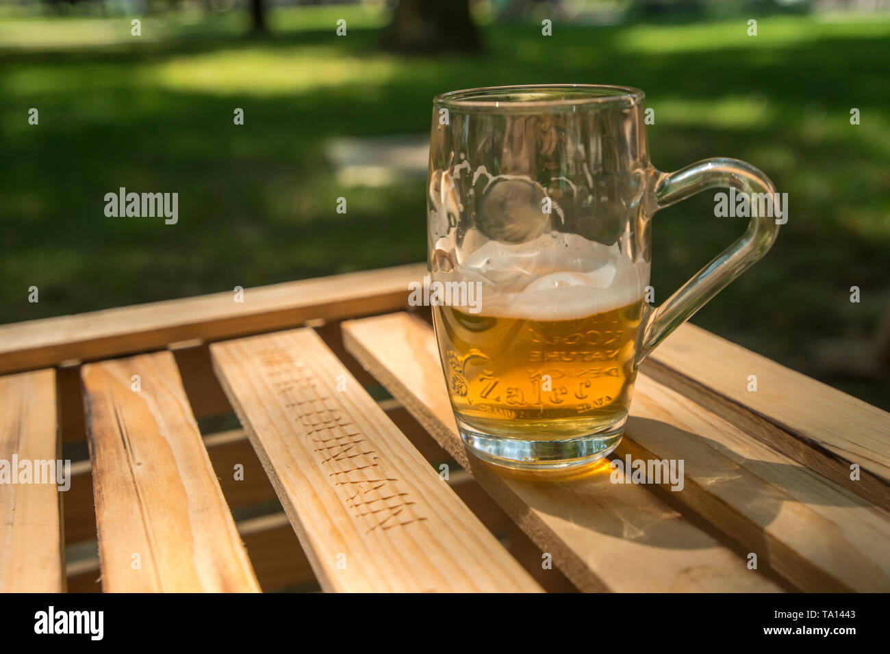 beer tasting at beer fountain Stock Photo - Alamy
