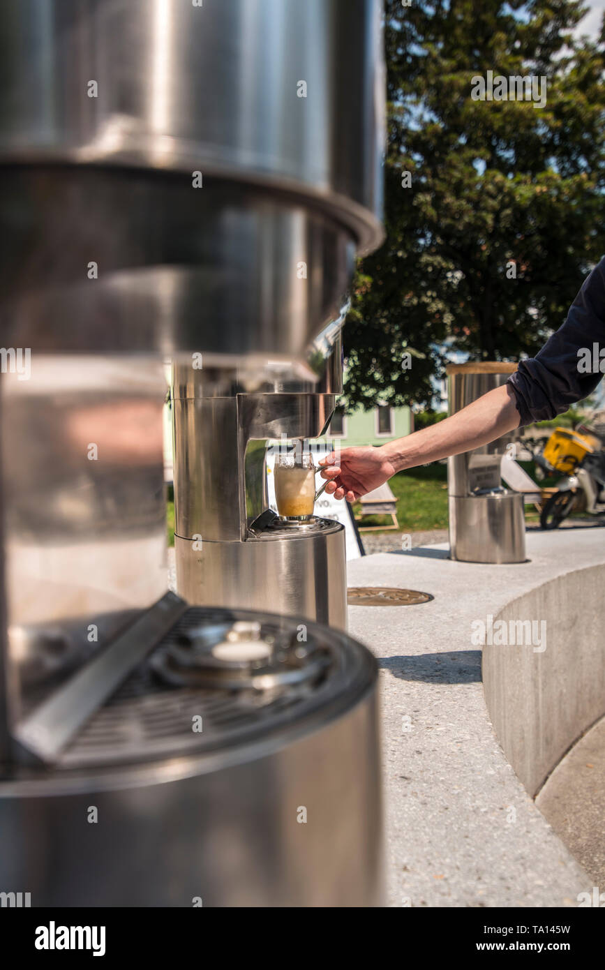 beer tasting at beer fountain Stock Photo - Alamy