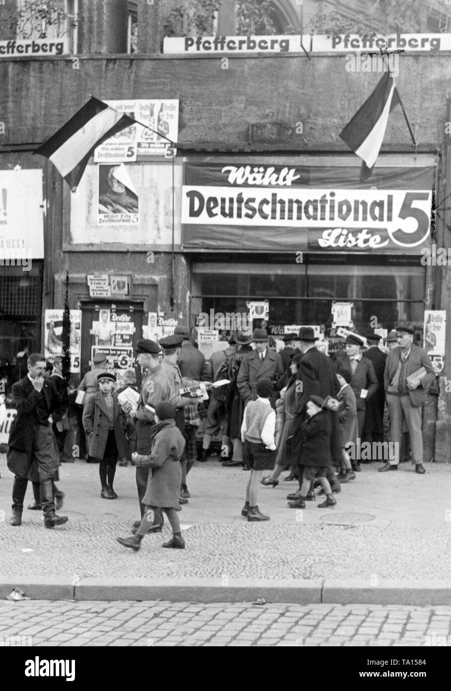 1930s national posters hi-res stock photography and images - Alamy