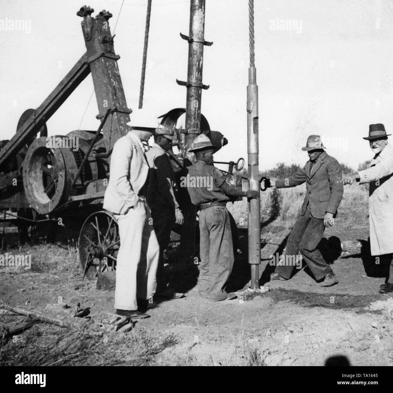 Well being 1900s hi-res stock photography and images - Alamy