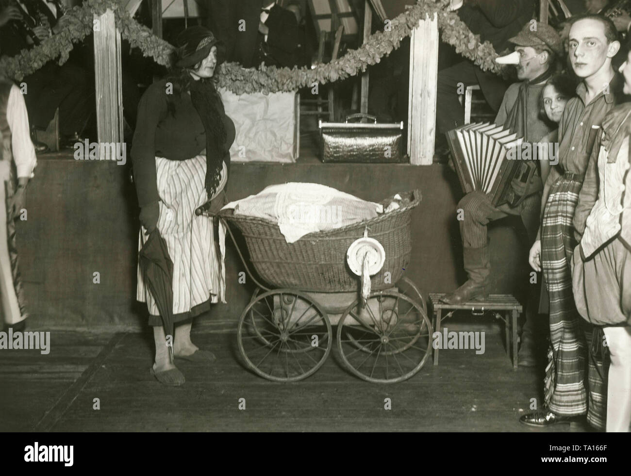 Tiller girls hi-res stock photography and images - Alamy