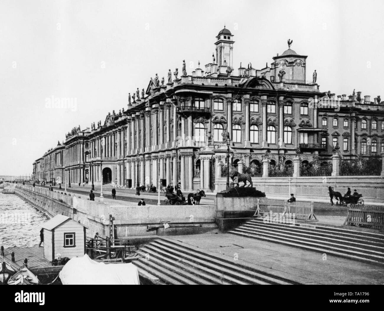 Facade of the Winter Palace in St. Petersburg on the banks of the Neva ...