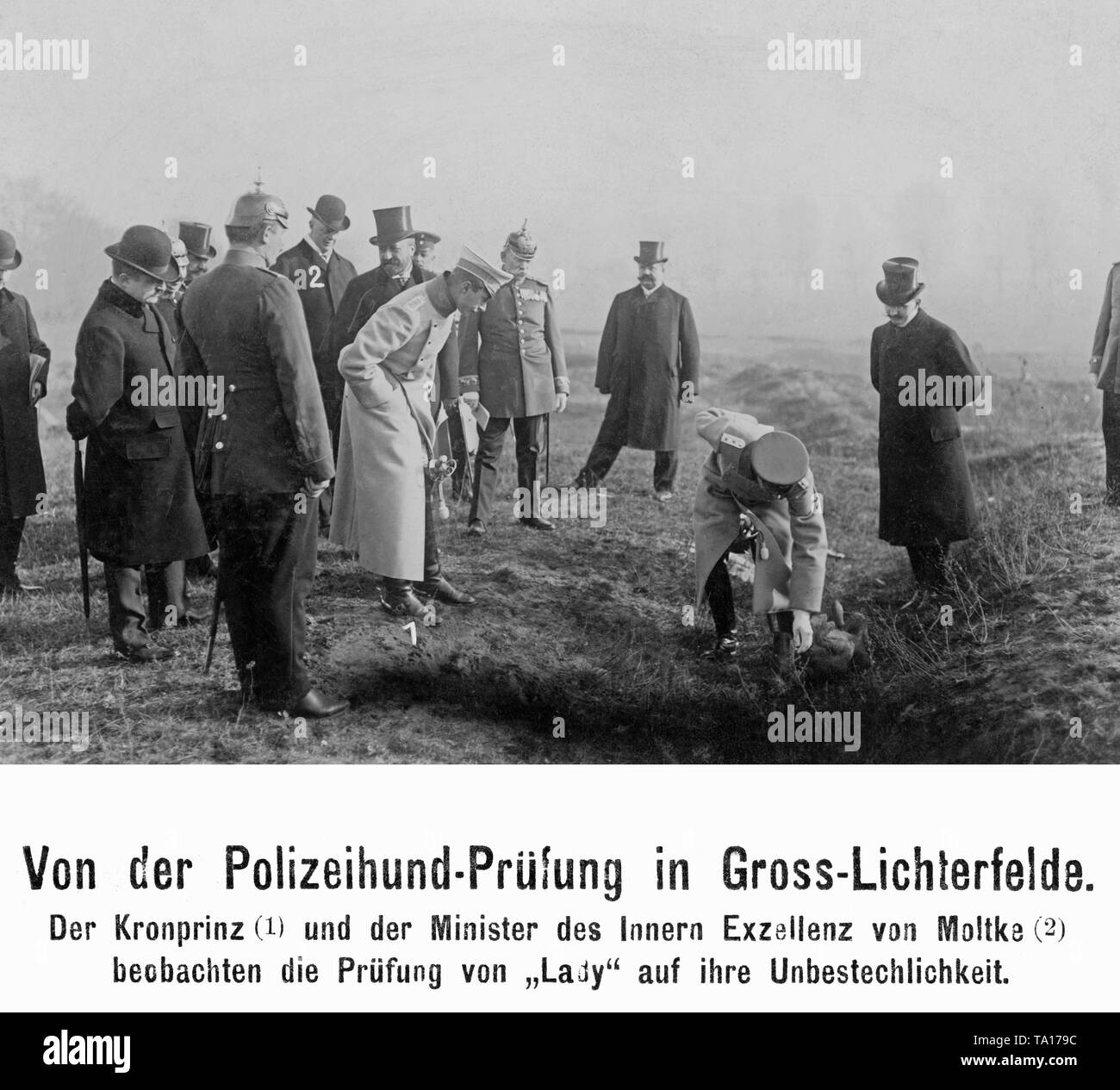 Police uniform 1900's hi-res stock photography and images - Alamy