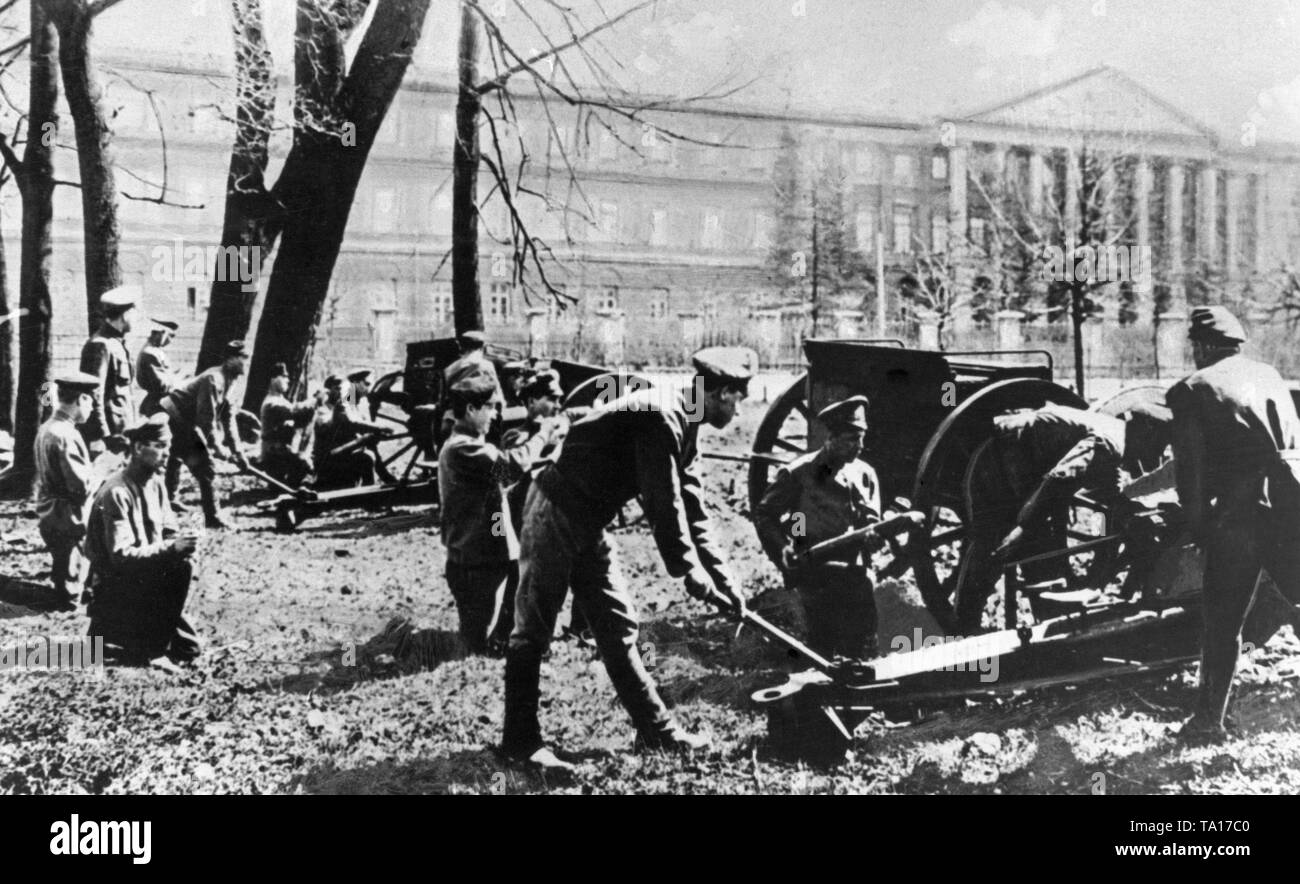 Petrograd soviet hi-res stock photography and images - Alamy