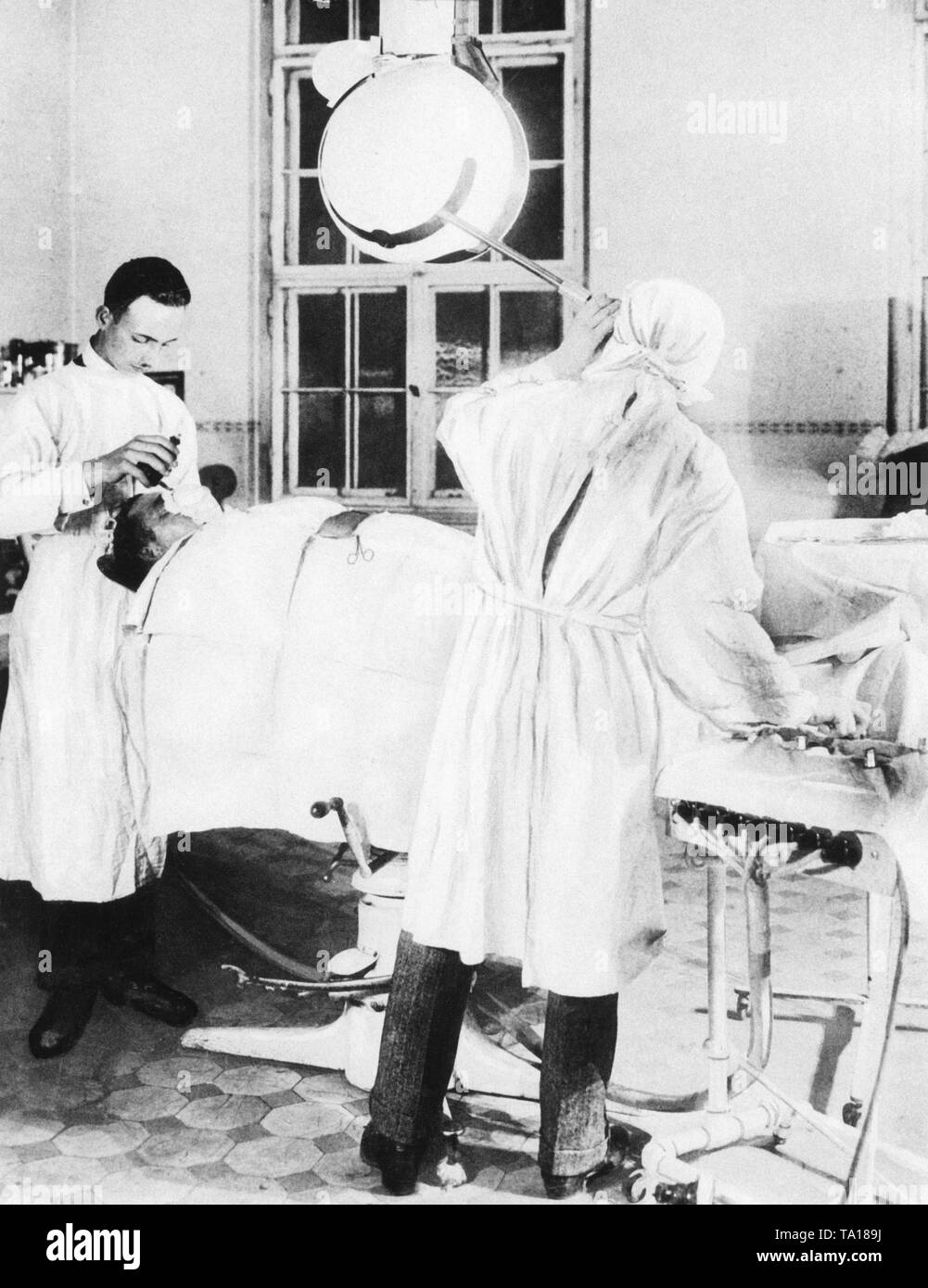 Historical operation hi-res stock photography and images - Alamy