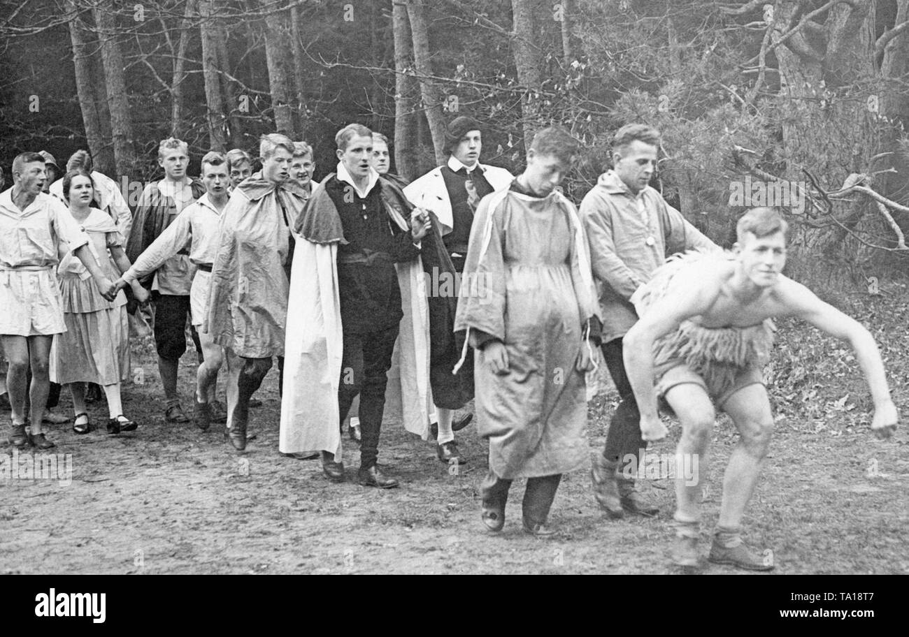 Students of a labor camp spend the evening together, they entertain ...