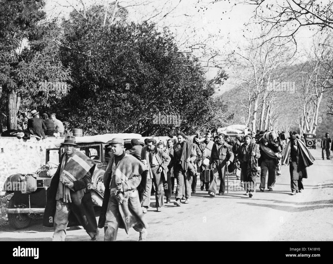 After the collapse of the Republicans, Spanish fighters, partly in ...