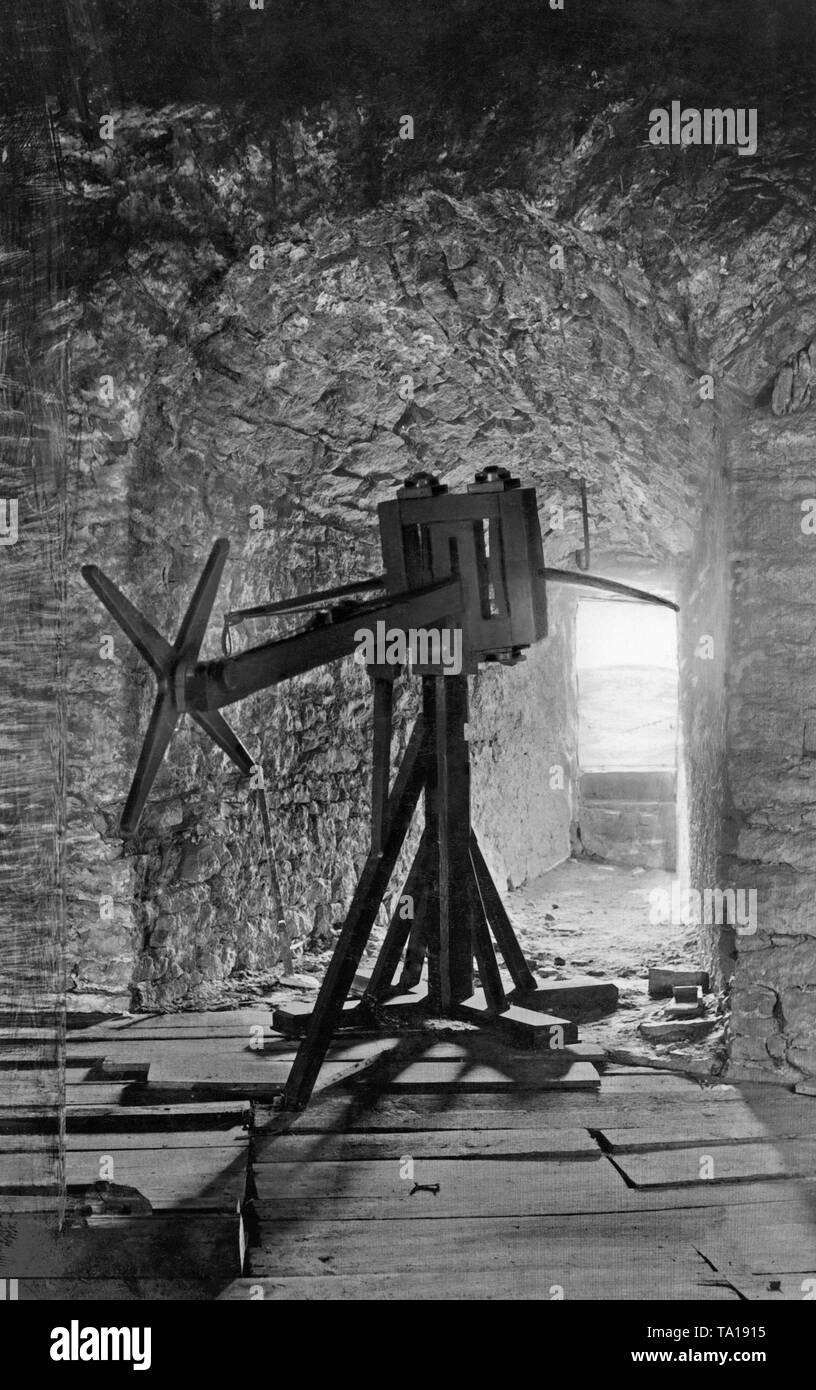 Siege gun hi-res stock photography and images - Alamy