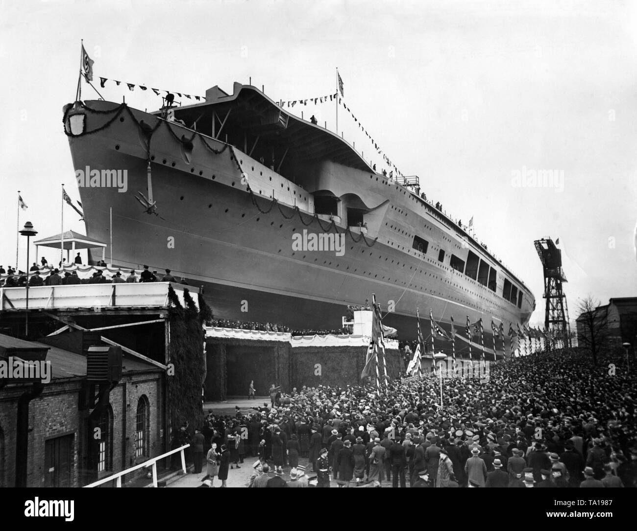 Graf zeppelin 1938 hi-res stock photography and images - Alamy