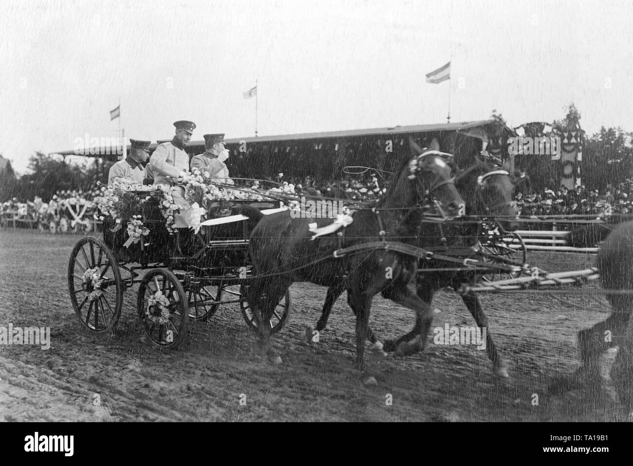 Trotting track hi-res stock photography and images - Alamy