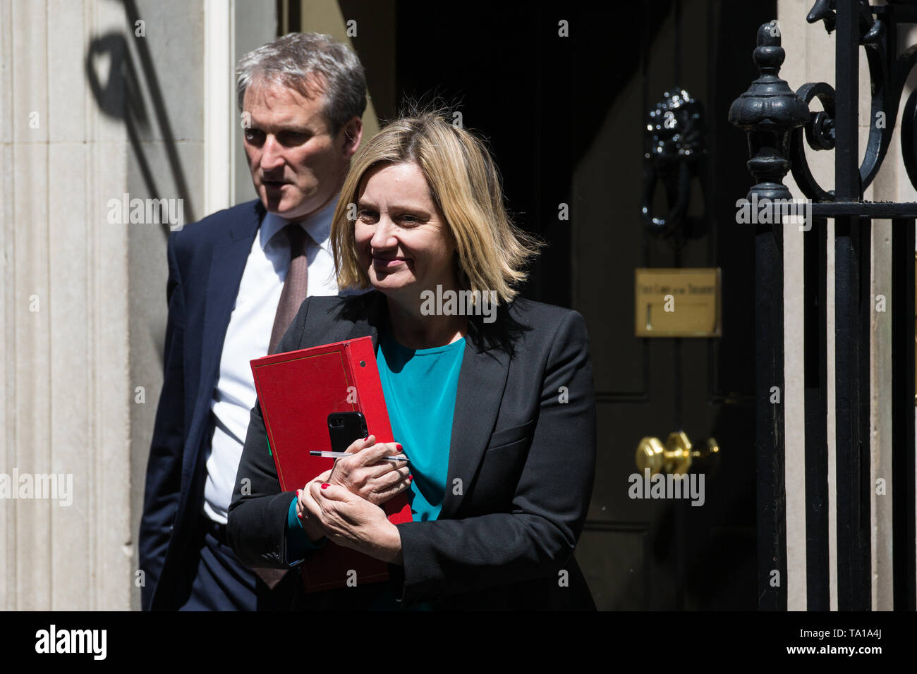Education secretary damian hinds leave downing street hi-res stock ...