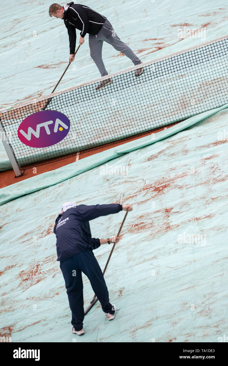 Tennis helpers hi-res stock photography and images - Alamy