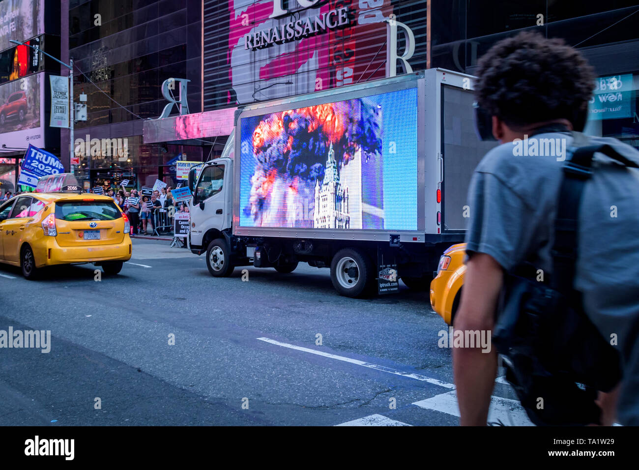 Billboard removal hi-res stock photography and images - Alamy