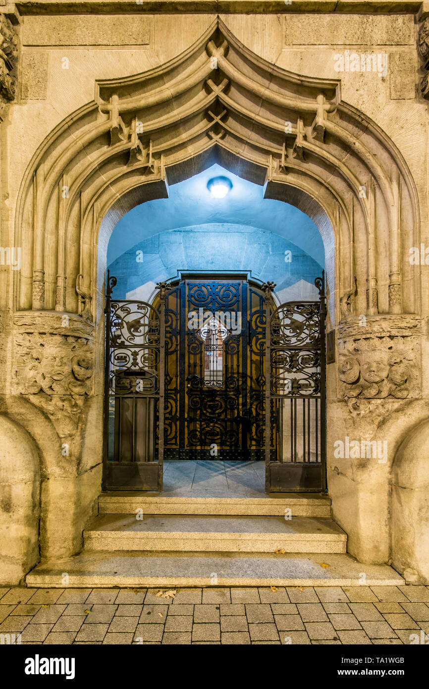 Pompous building hi-res stock photography and images - Alamy