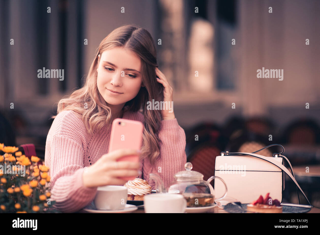 Pretty 16 year old girl hi-res stock photography and images - Alamy