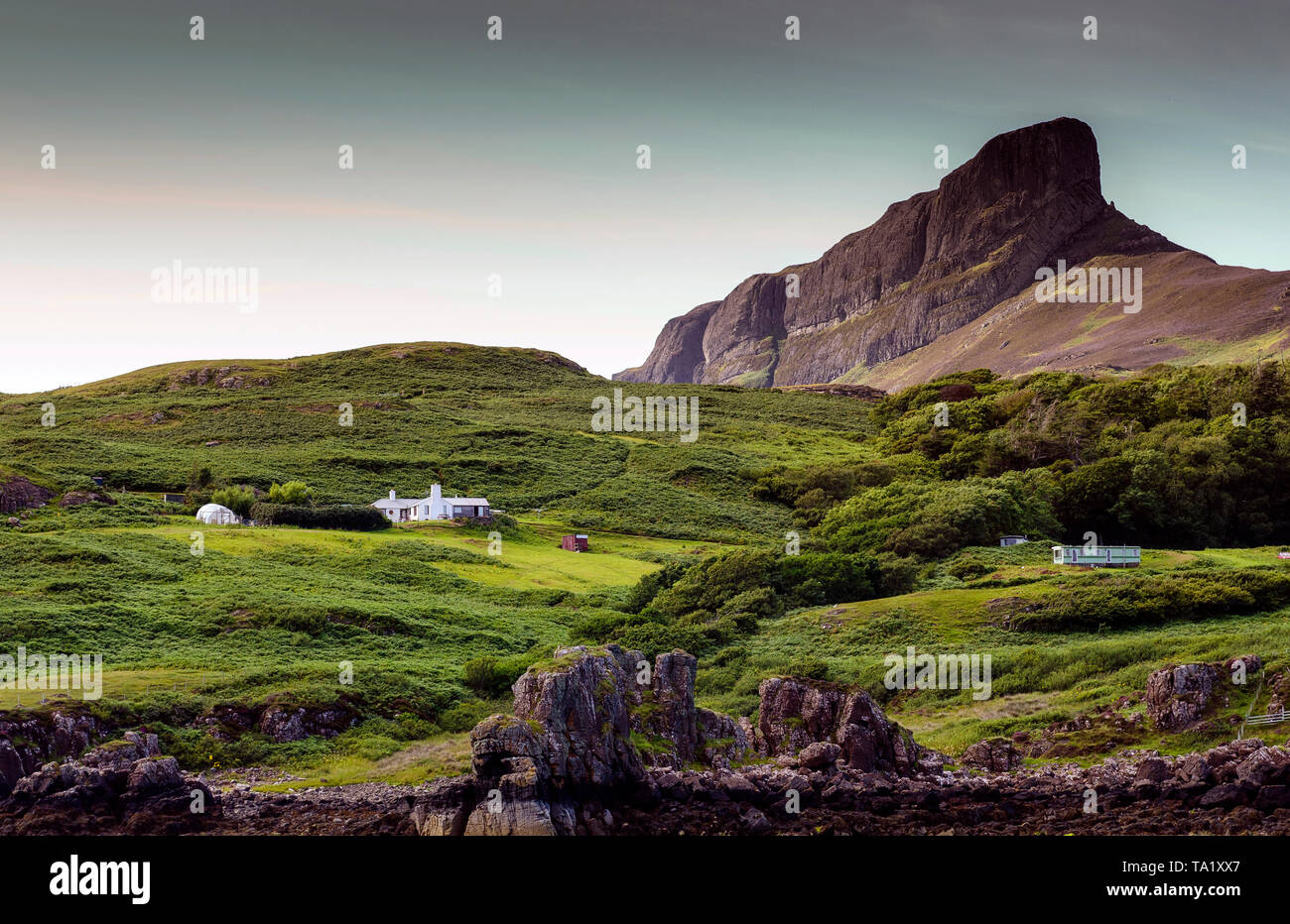 Isle of eigg community hi-res stock photography and images - Alamy