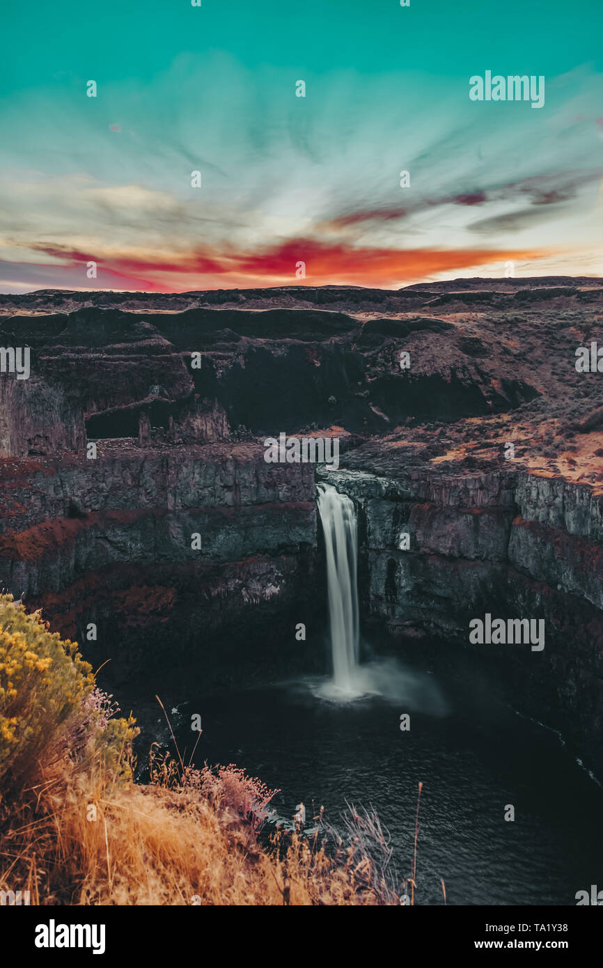 A long exposure of a waterfall known as Palouse Falls in Palouse Falls ...