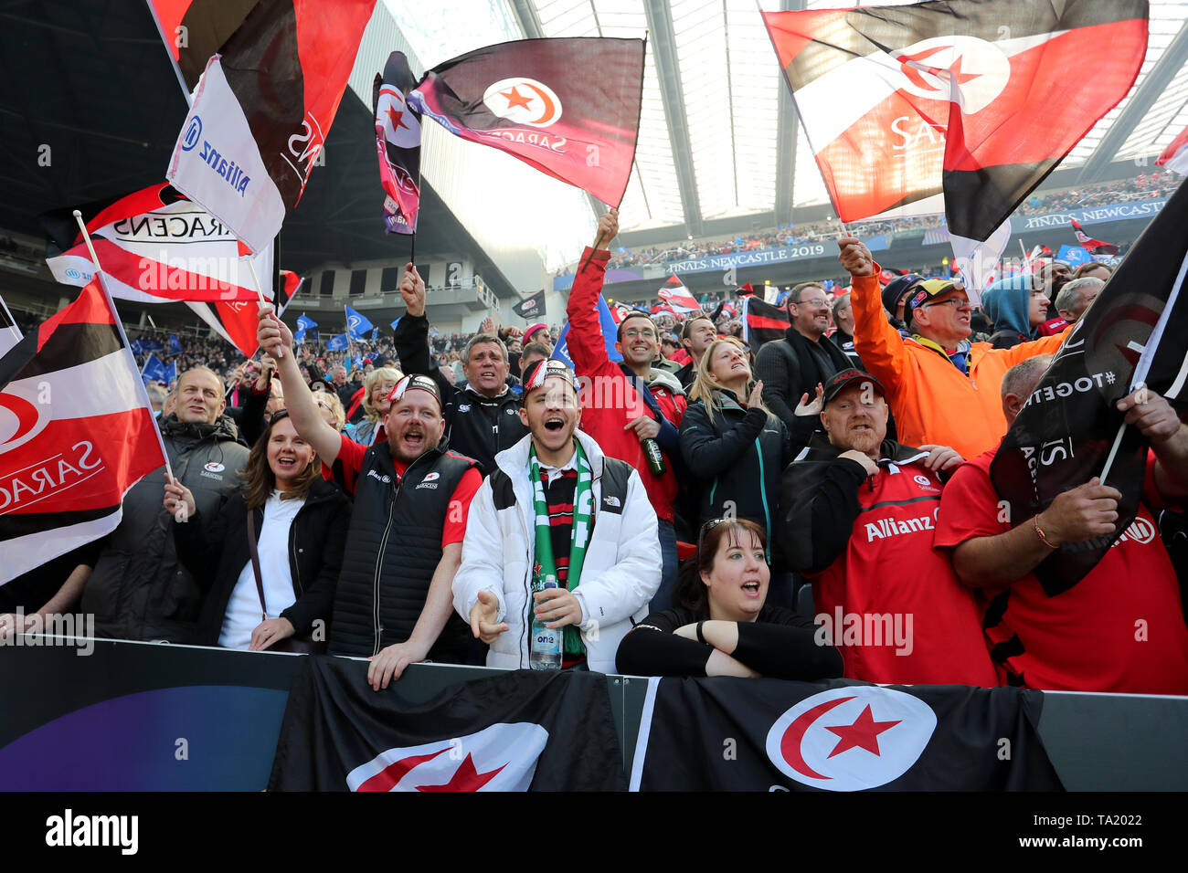 Saracens fans show their support Stock Photo - Alamy