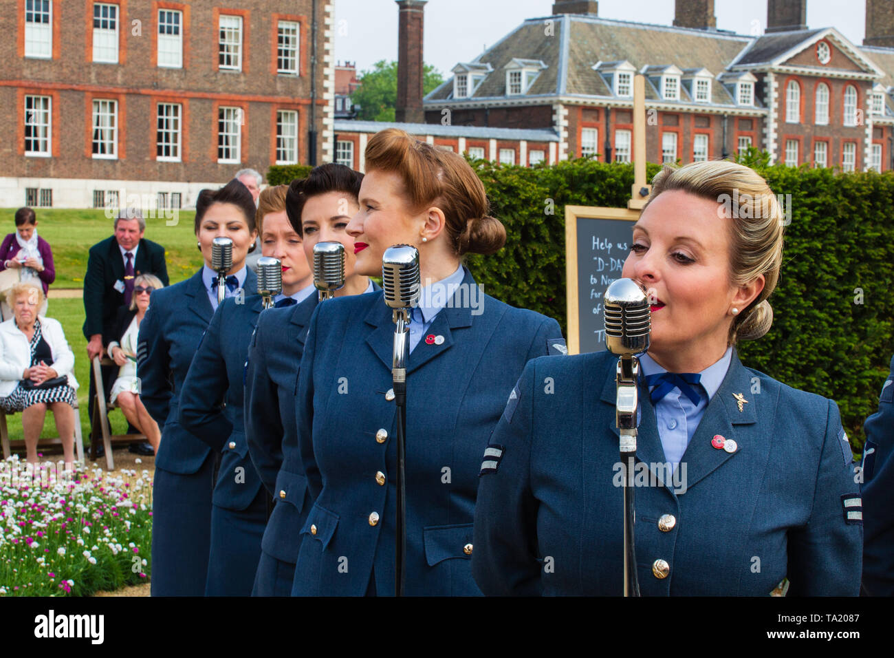 Waaf uniform hi-res stock photography and images - Alamy