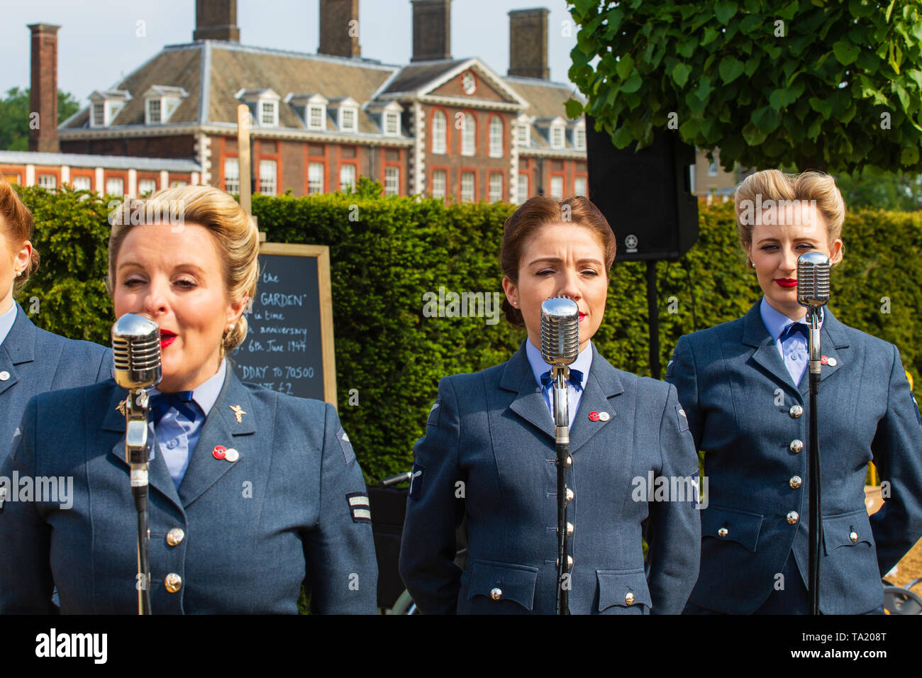 Waaf uniform hi-res stock photography and images - Alamy