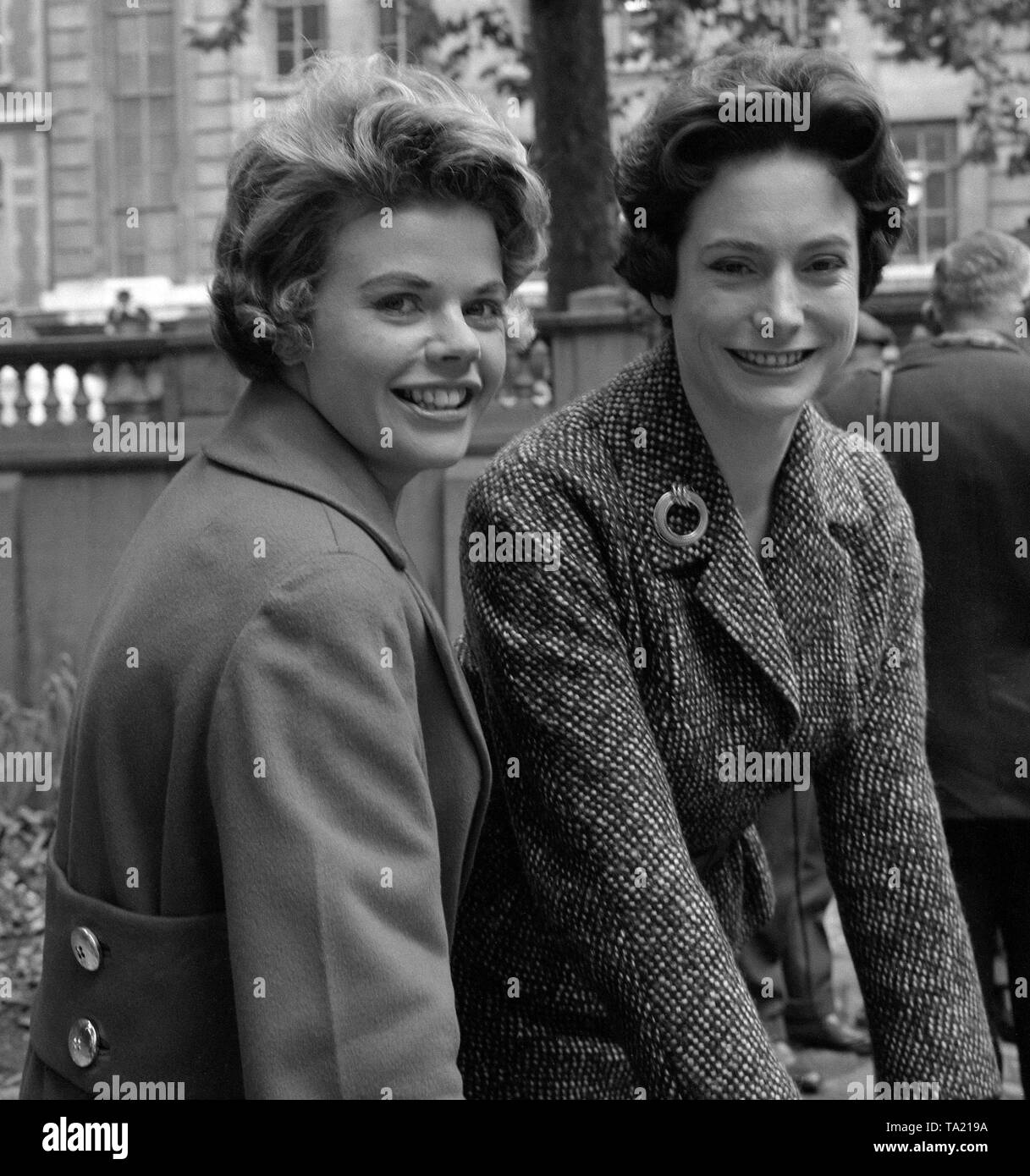 Judith chalmers hi-res stock photography and images - Alamy