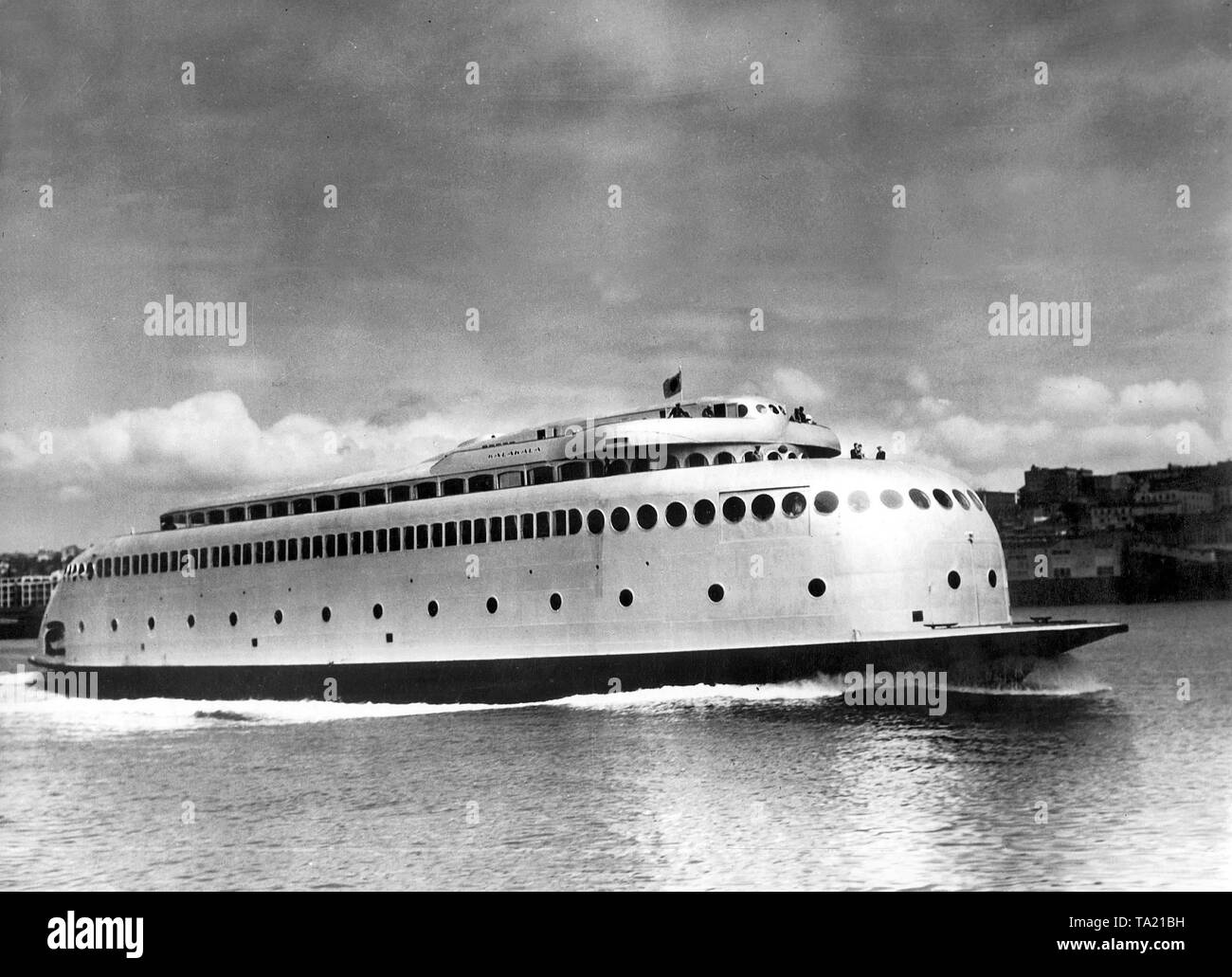 Streamlined Black and White Stock Photos & Images - Alamy